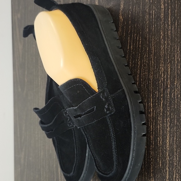 Vionic | Shoes | Vionic Womens Black Lug Penny Suede Loafers Size 95 ...
